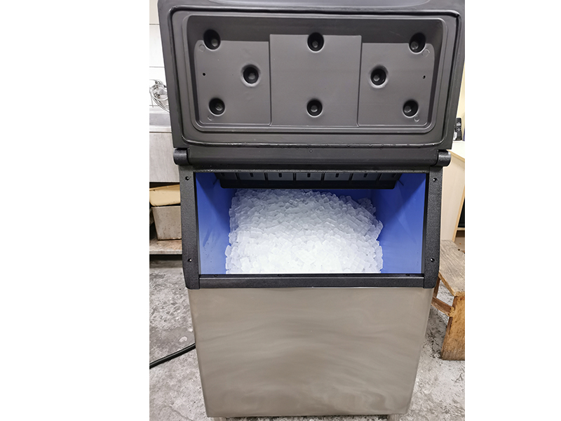 Ledomat sa depozitom Linea Refrigerati BJ500